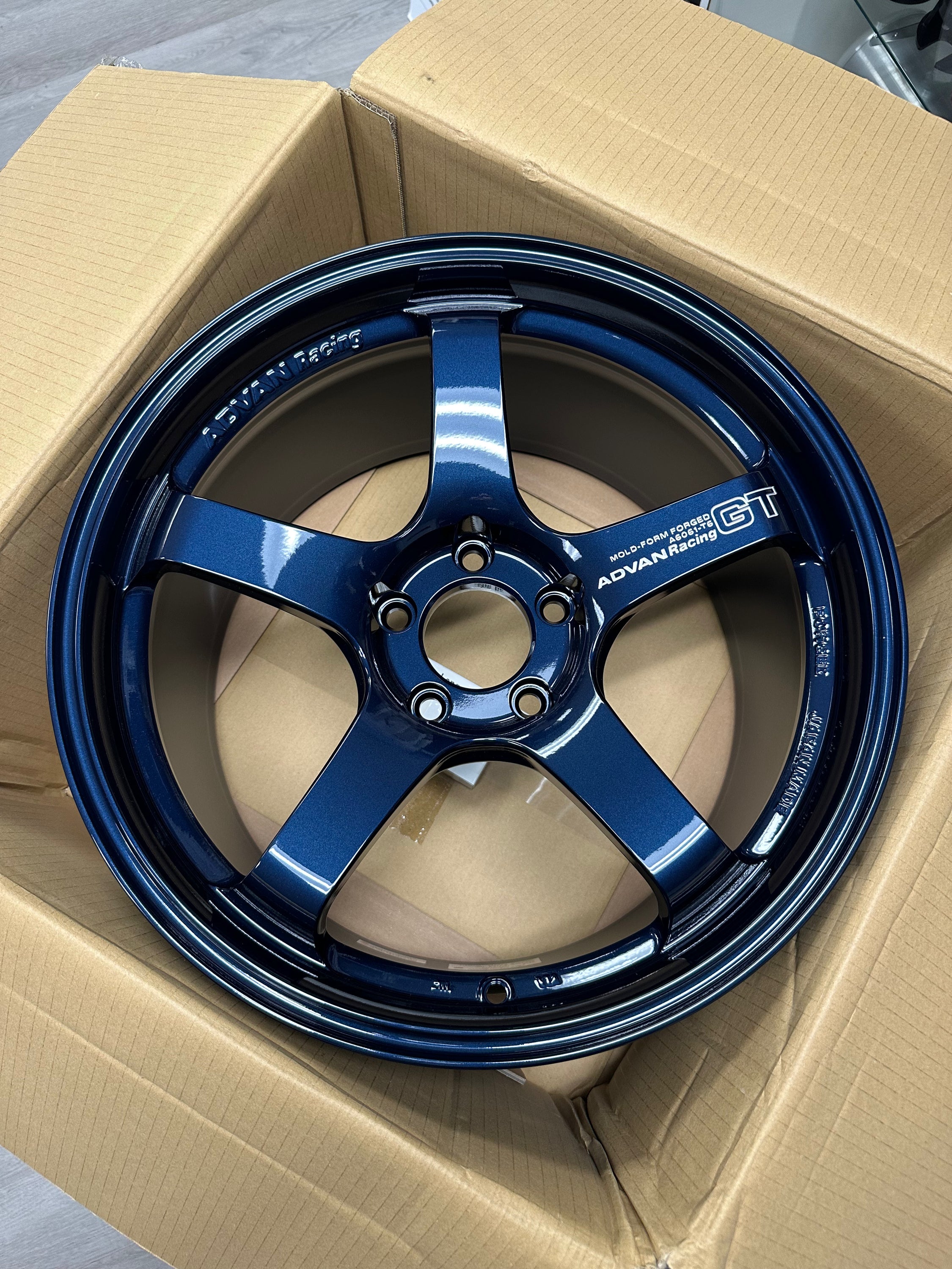 Advan GT Premium 18x10 5x114.3 et40 Racing Titanium Blue | Revision ...