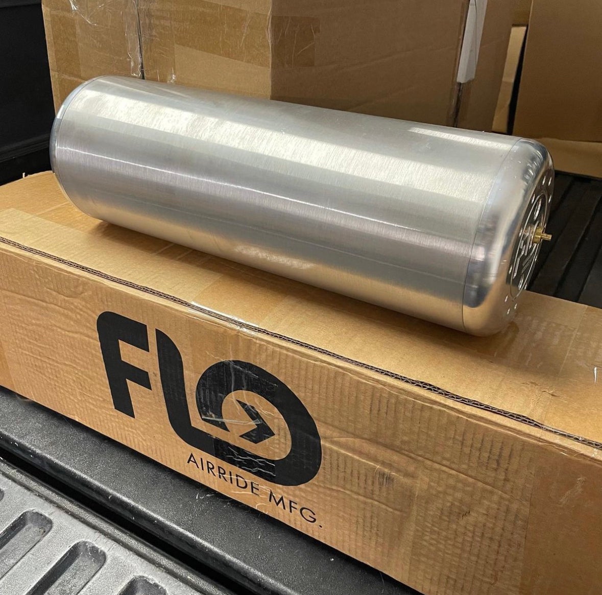 FLO AIRRIDE BILLET TANK 18" PART 15218 | Revision Audio Online
